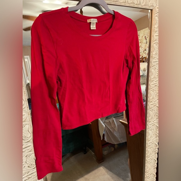 Bozzolo | Tops | Bozzolo Red Fitted Crop Long Sleeve Tee | Poshmark